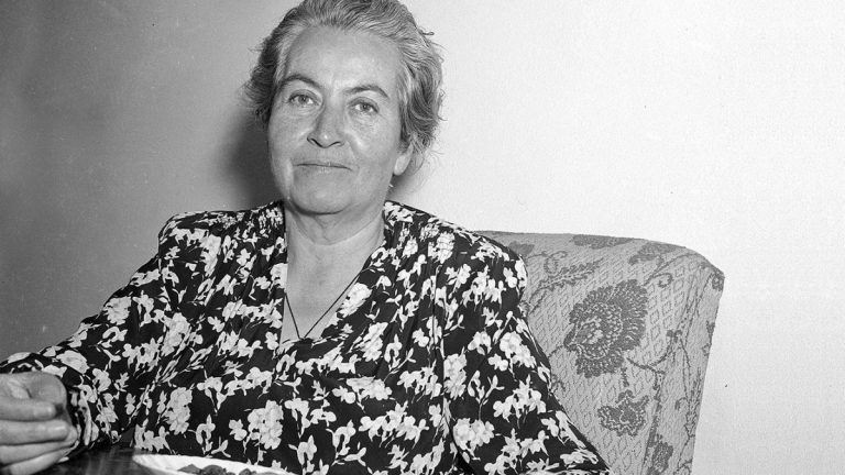 Gabriela Mistral, la poeta y pedagoga chilena que recibió el “Premio ...