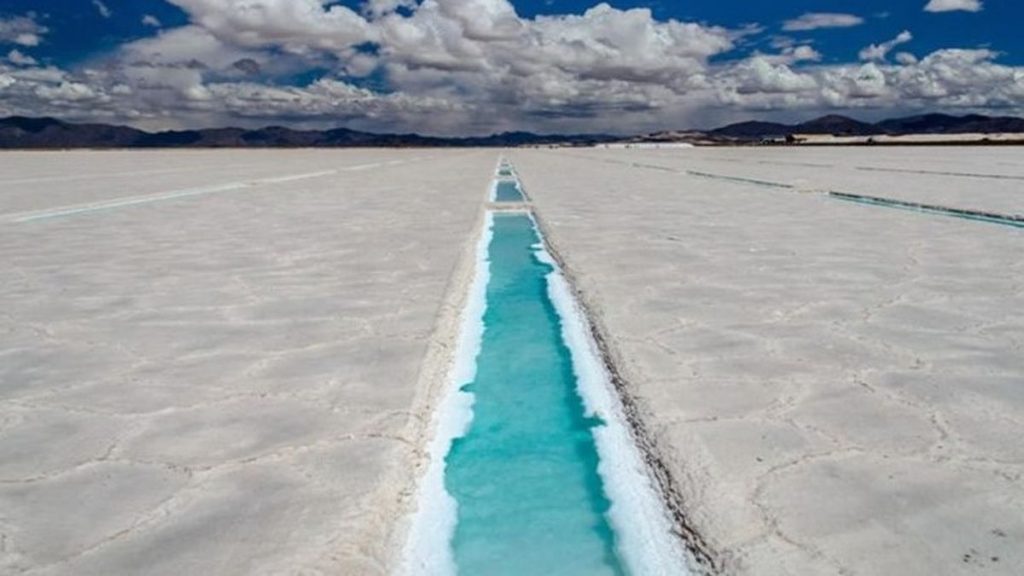 Salinas Grandes, el tercer salar más grande del mundo - Billiken