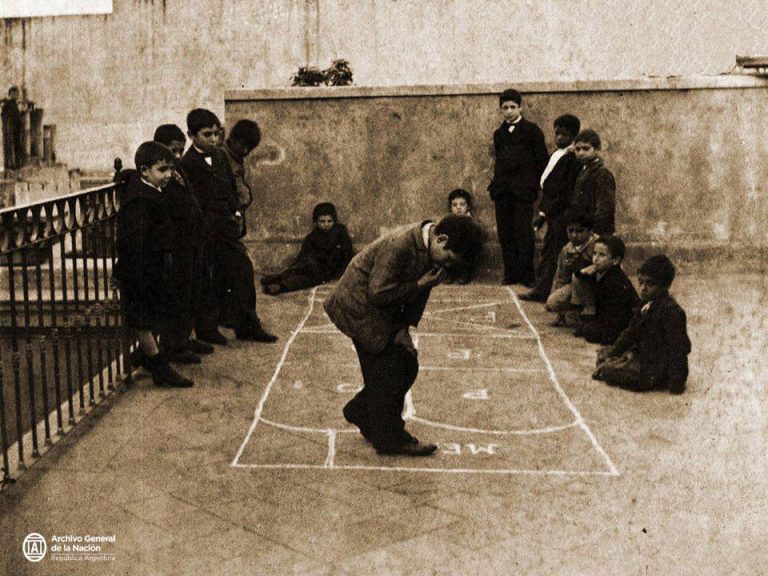 ¿Cuándo surgió la rayuela? - Billiken