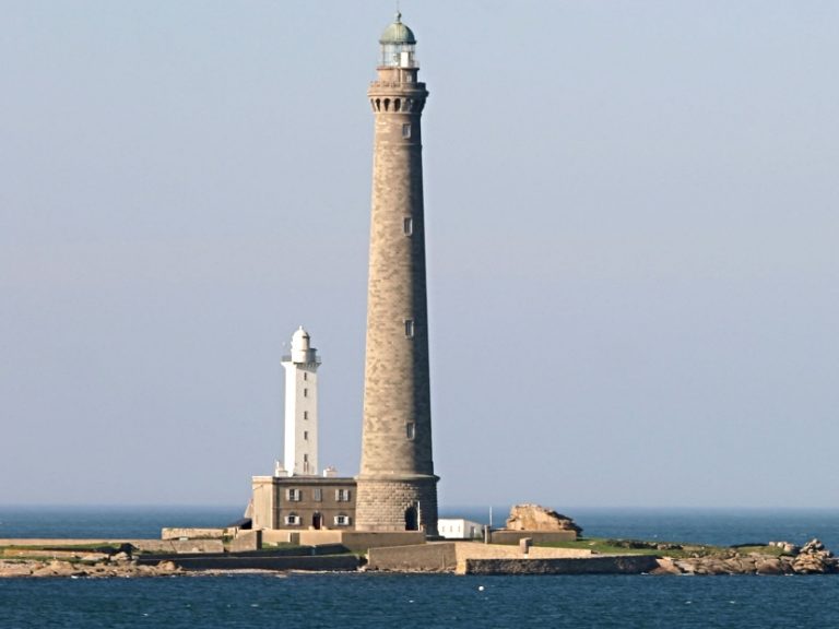 ¿Dónde se encuentra el faro más alto del mundo? - Billiken