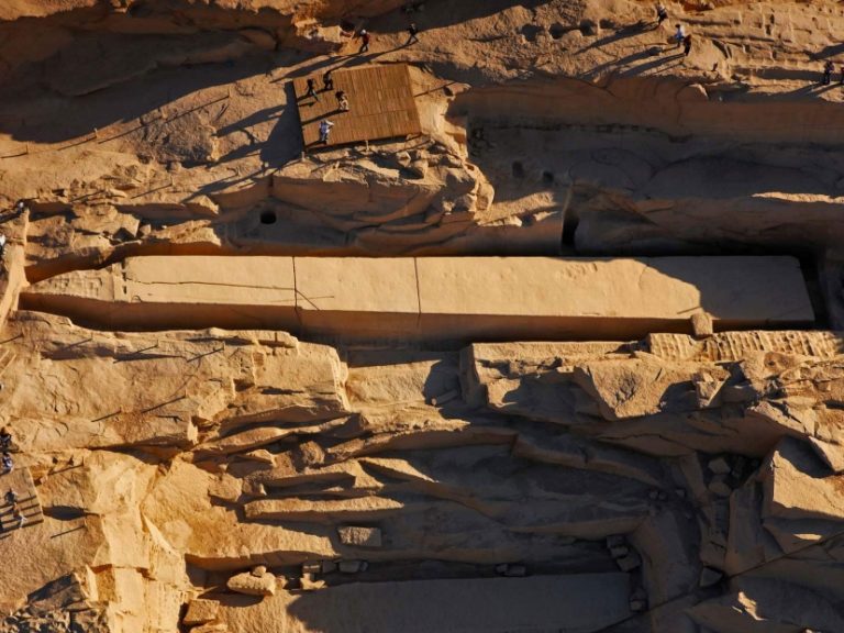 Obelisco inacabado de Asuán: un monumento de 1.168 toneladas que nunca ...