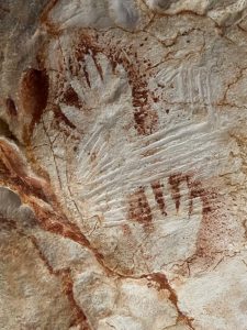 Gruta Cosquer: la increíble cueva que está repleta de pinturas ...