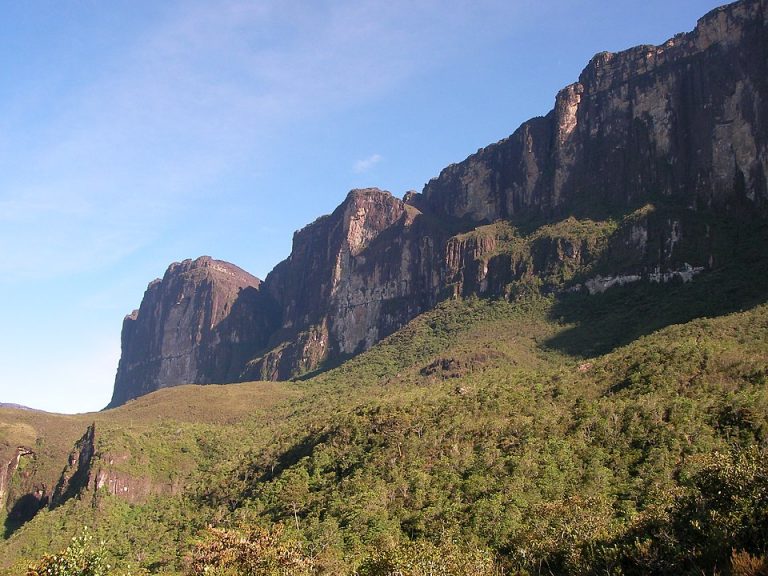 Roraima, el asombroso monte de Venezuela que tiene 2.000 millones de ...