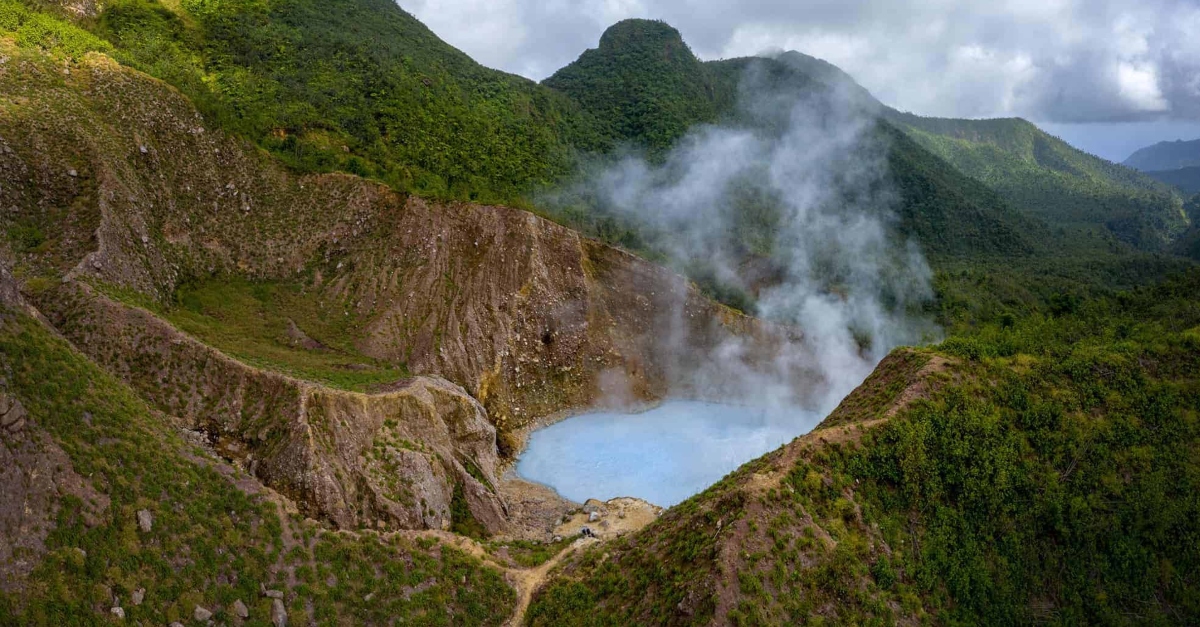 Boiling, uno de los lagos más extremos y peligrosos del mundo - Billiken