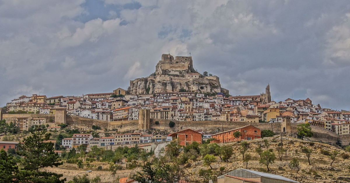 Morella, el sorprendente pueblo de España que se fundó a los pies de un ...