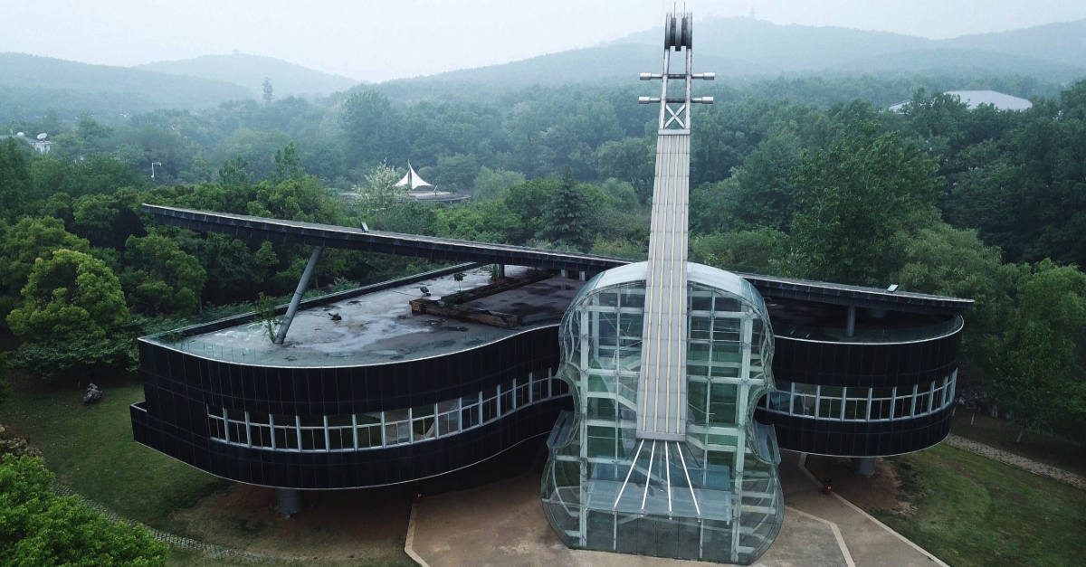 The Piano House: el curioso edificio de China que combina instrumentos ...