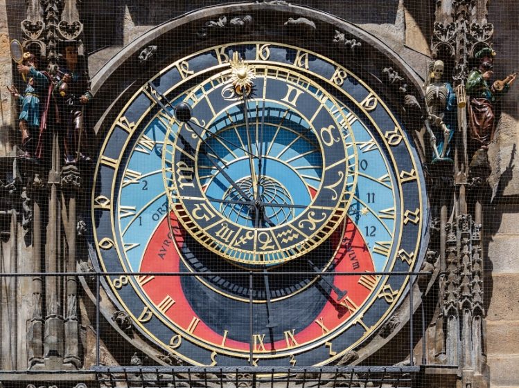 ¿Cuál es el reloj astronómico más antiguo del mundo que aún funciona ...