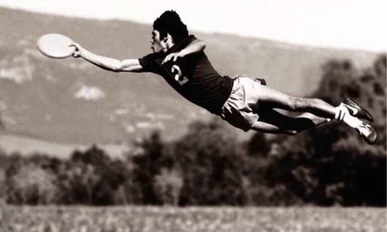 Ultimate, el deporte que se juega con un frisbee y no tiene referee ...