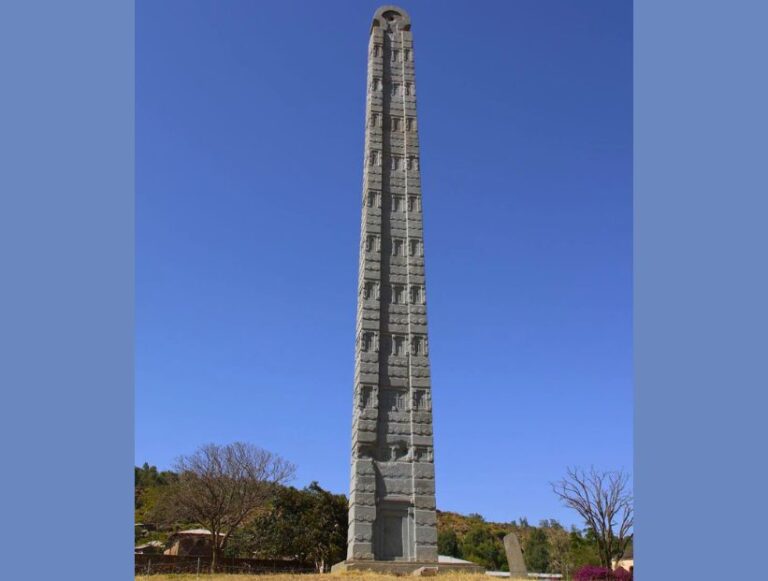 Obelisco de Axum: un monumento etíope de 24 metros de altura que estuvo ...