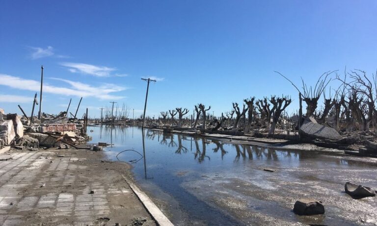 ¿Qué pasó en Villa Epecuén? El pueblo inundado que jamás volvió a ser ...