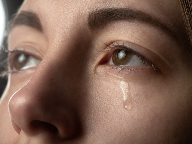 Llorar de emoción: cómo el cuerpo libera el estrés a través de las ...