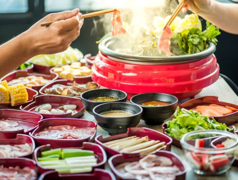 Conocé el hot pot, la comida cuya estrella principal es una olla ...