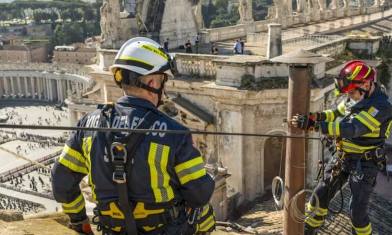 Cónclave: cómo se hace el humo blanco y el humo negro - Billiken