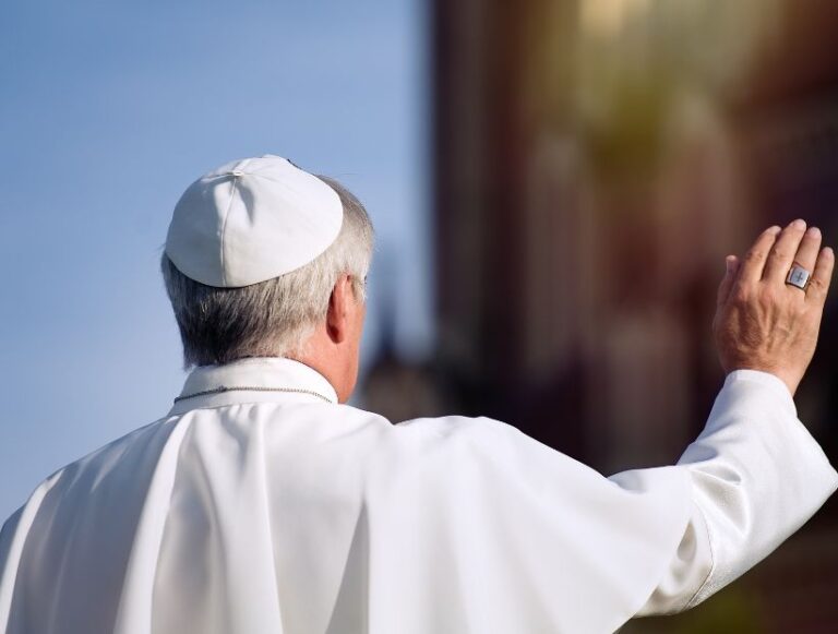 Origen de la palabra "papa": la historia del título que surge del ...