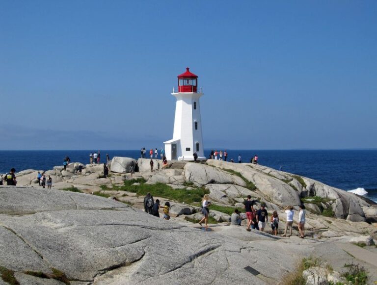 Peggys Point: el pintoresco faro de Canadá que causa furor entre los ...