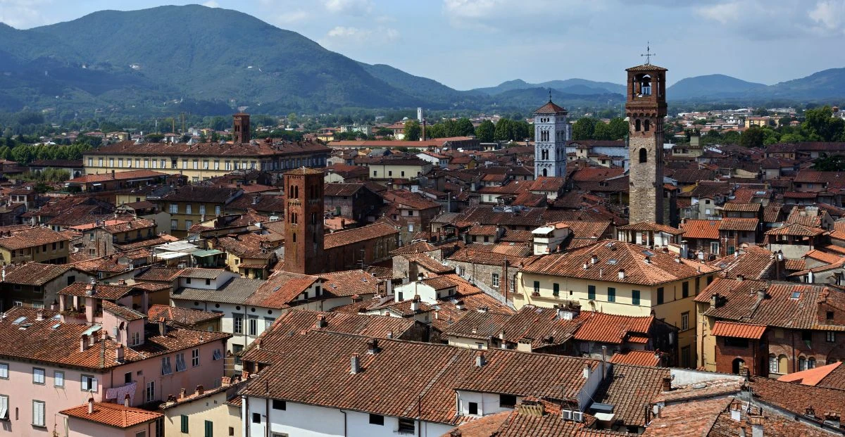 Lucca, la sorprendente ciudad amurallada de Italia que permanece en pie ...
